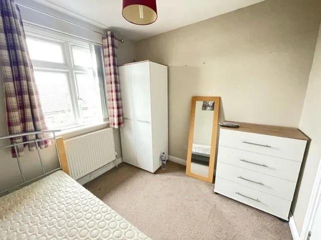 Room at Bloomfield Avenue, Luton