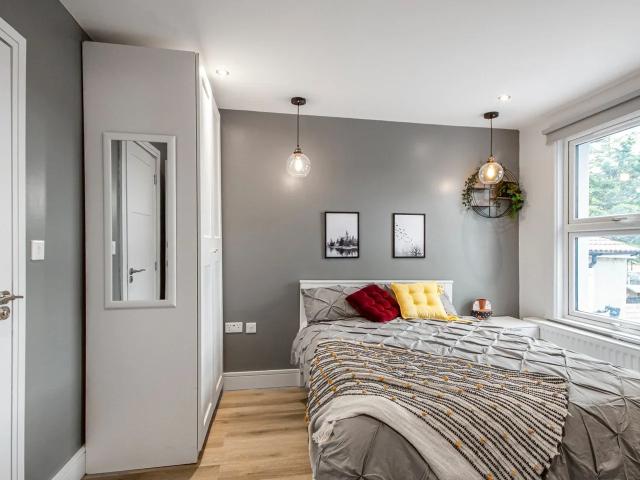 Room at Bloomfield Road, Greater London