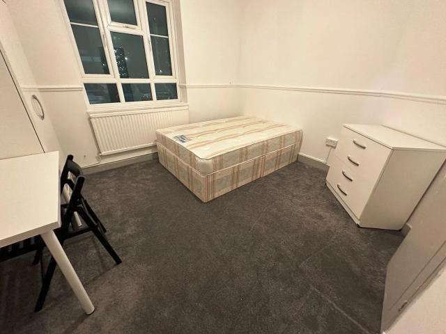 Room at Bloemfontein Road, Greater London