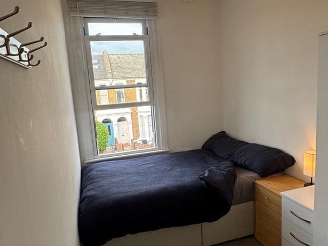 Room at Bloemfontein Road, Greater London