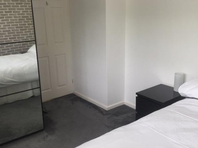 Room at Blunts Hall Road, Witham