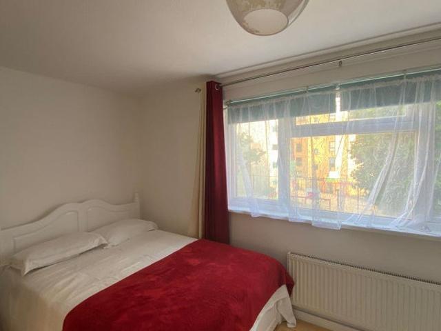 Room at Blue Anchor Yard, Greater London