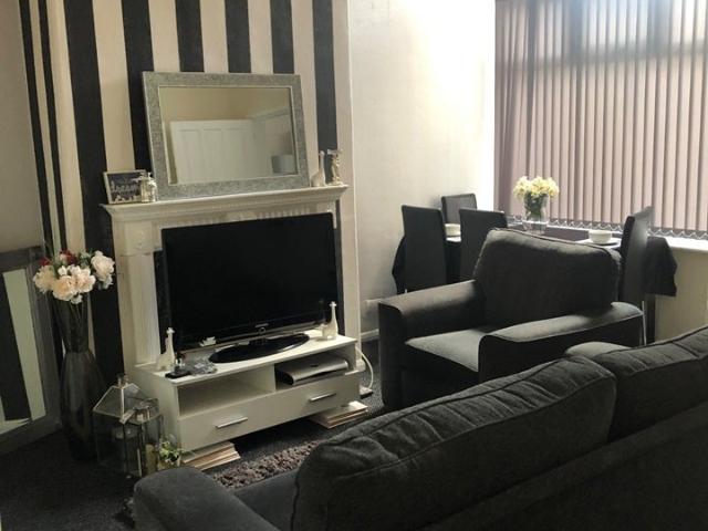 Room at Bluestone Road, Manchester