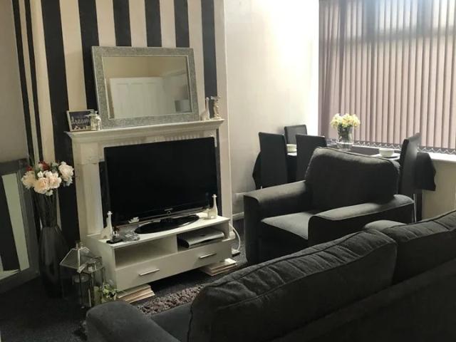 Room at Bluestone Road, Manchester