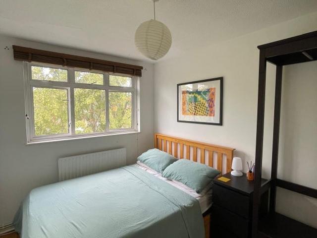 Room at Boathouse Walk, Greater London