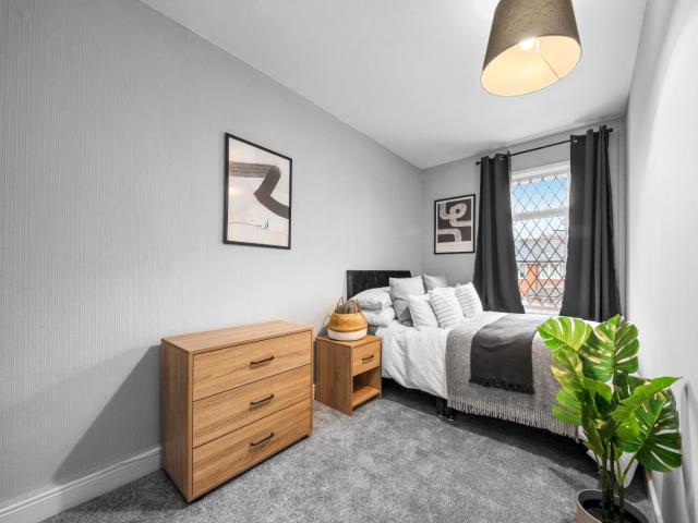 Room at Boileau Road, Greater London