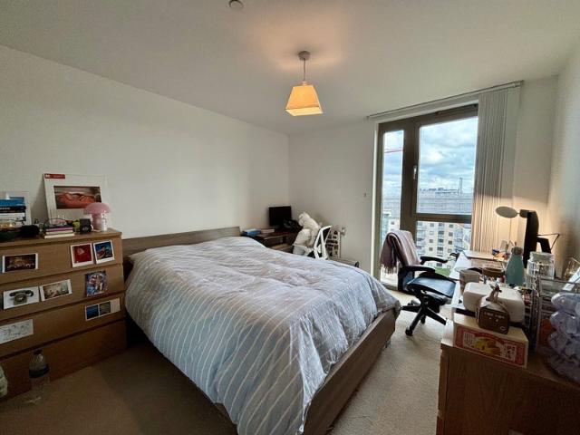 Room at Booth Road, Greater London