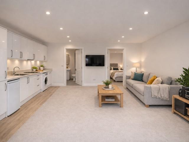 Room at Bolingbroke Close, Hook