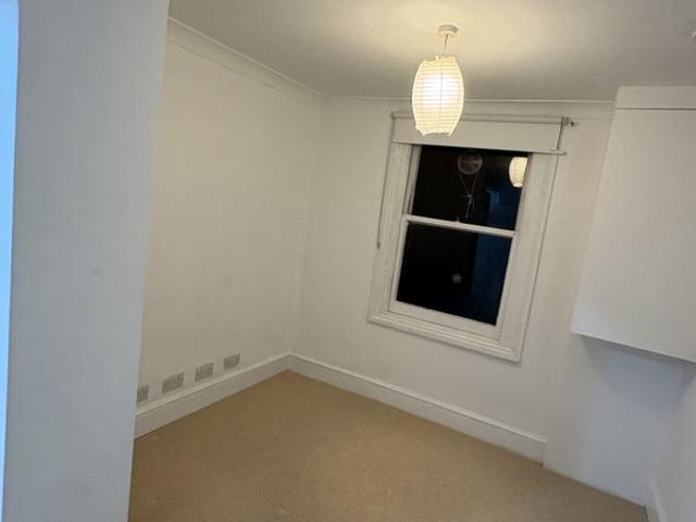 Room at Bolingbroke Road, Greater London