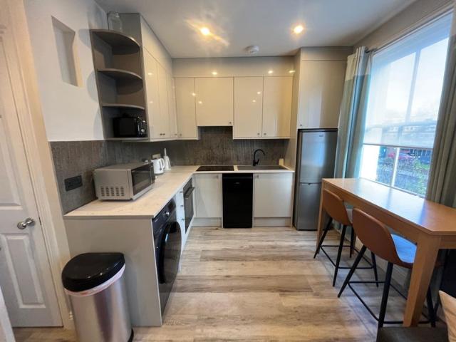 Room at Bolingbroke Walk, Greater London