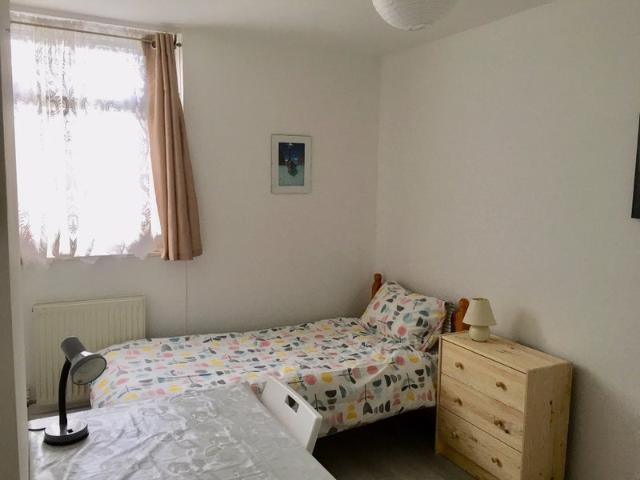 Room at Bolingbroke Walk, Greater London