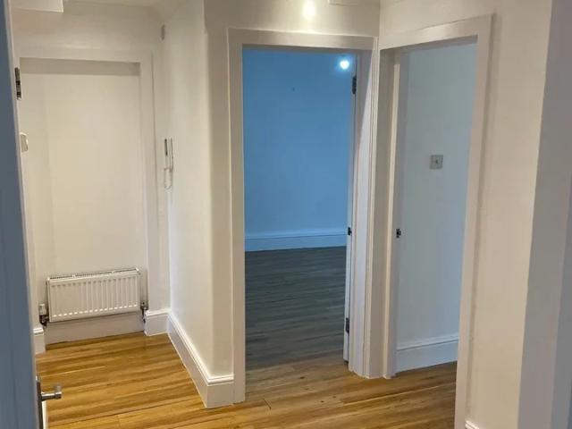 Room at Bollo Lane, Greater London