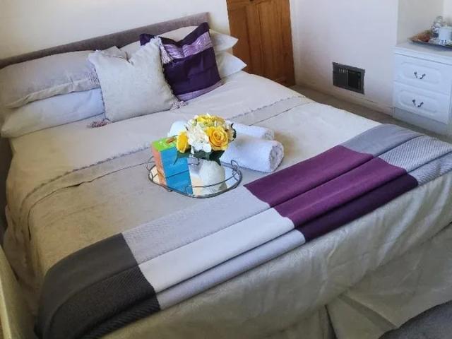 Room at Bonnington Walk, Bristol