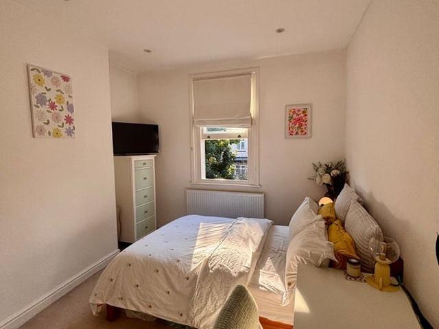 Room at Boscombe Road, Greater London