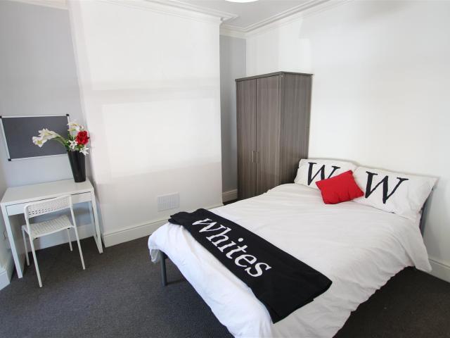 Room at Bostock Avenue, Northampton