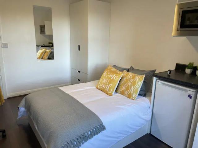 Room at Boston Street, Nottingham