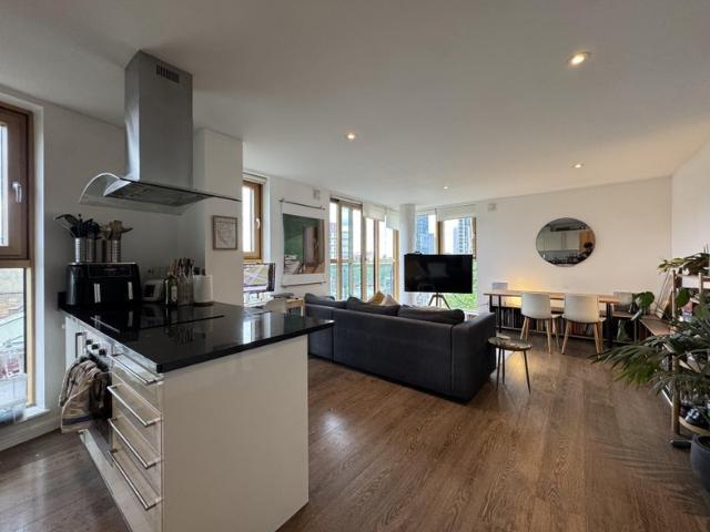 Room at Borough Road, Greater London