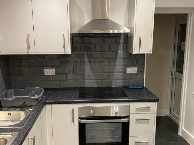 Room at Boreham Road, Greater London