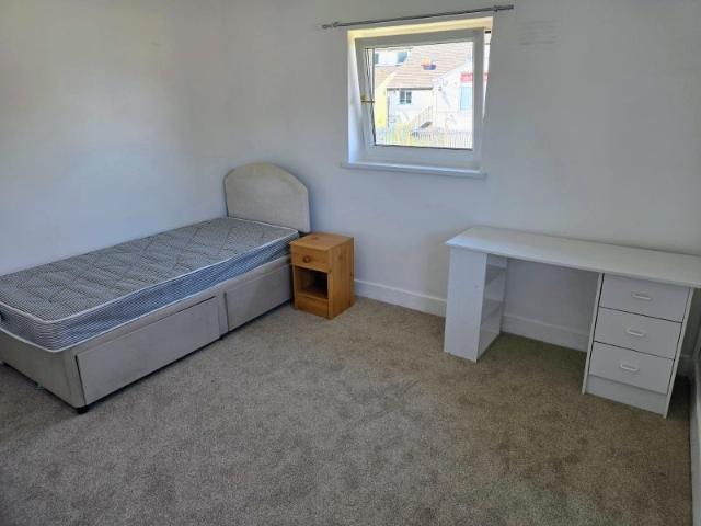 Room at Bowden Wood Road, Sheffield