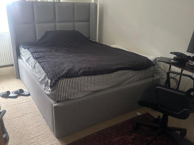Room at Bowen Drive, Greater London