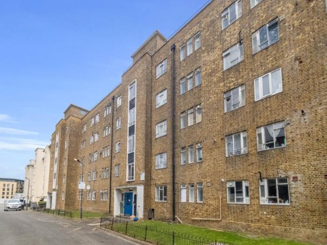 Room at Bowie Close, Greater London