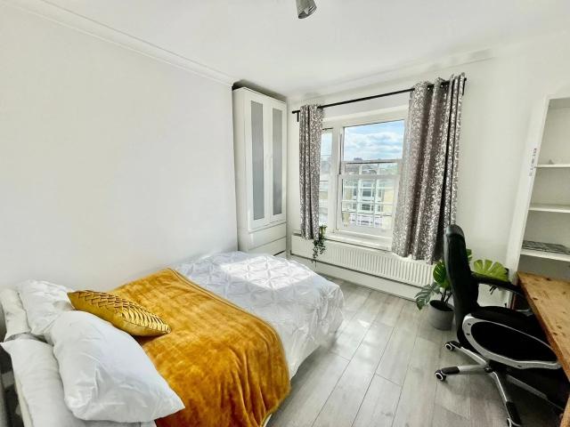 Room at Bowling Green Street, Greater London