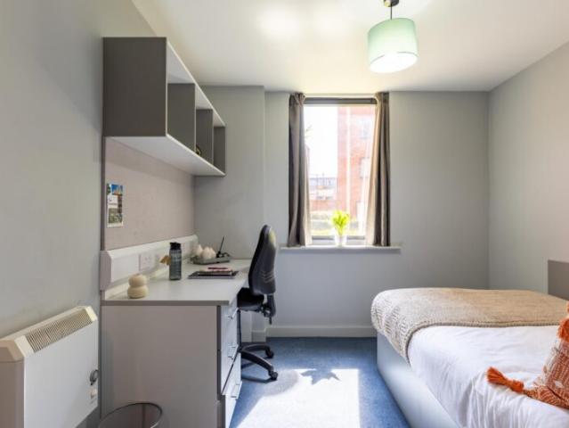 Room at Bowran Street, Preston