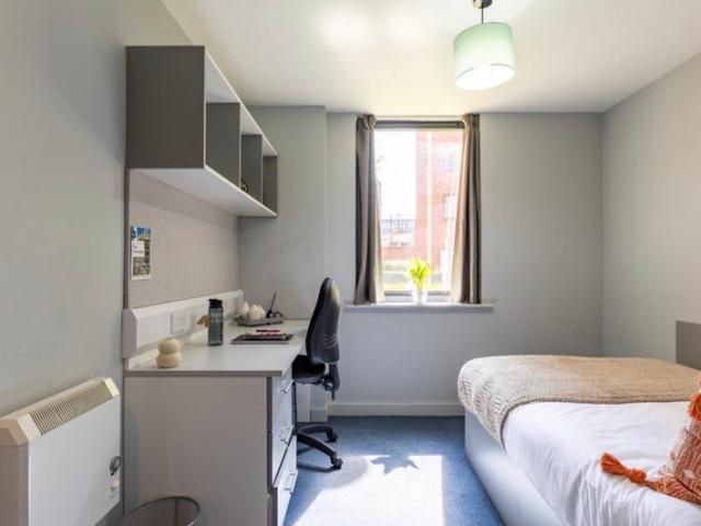 Room at Bowran Street, Preston