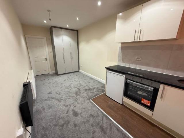 Room at Bowrons Avenue, Greater London