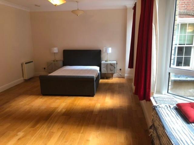 Room at Botolph Lane, City of London