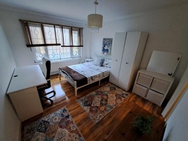Room at Botanic Square, Greater London