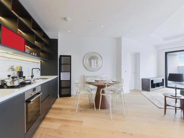 Room at Botanic Square, Greater London