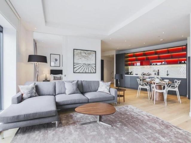 Room at Botanic Square, Greater London
