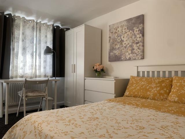 Room at Botelers, Basildon