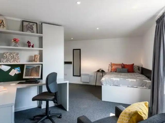 Room at Bothwell Street, City of Edinburgh