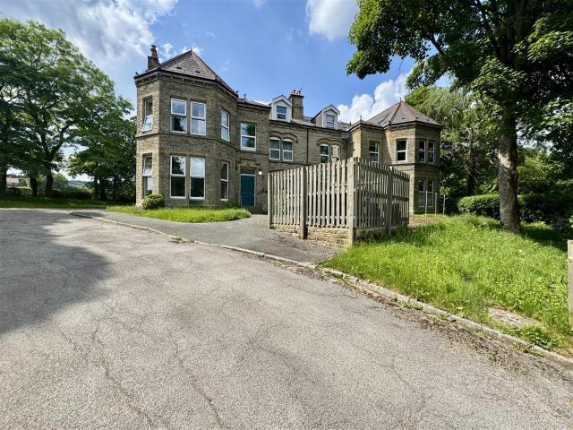 Room at Botham Hall Road, Huddersfield