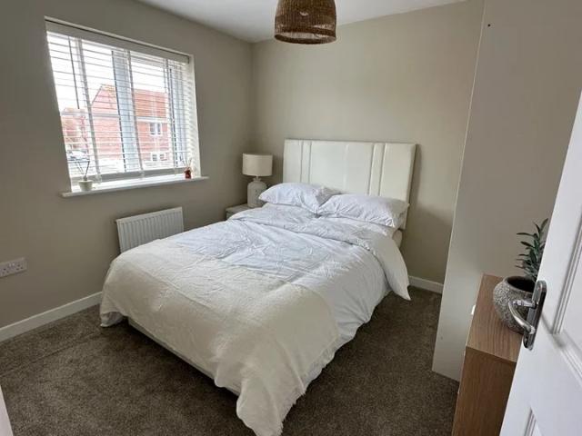 Room at Bounty Drive, Hull