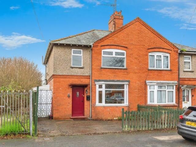 Room at Boundary Avenue, Rushden