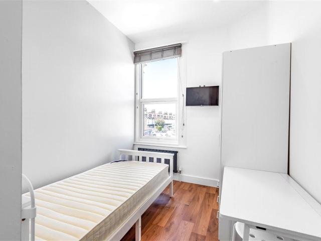 Room at Boundary Road, Portslade by Sea