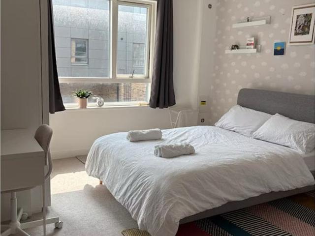 Room at Bounds Green Road, Greater London