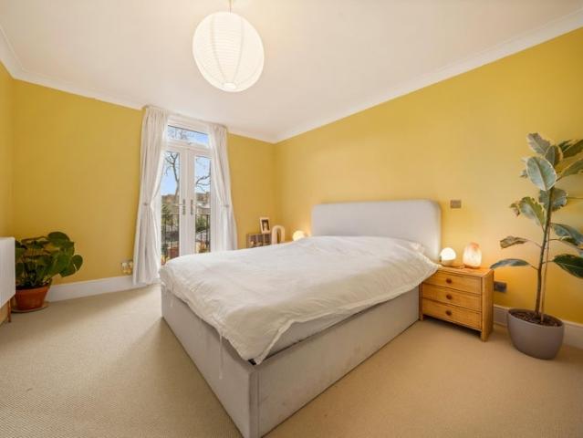 Room at Bounds Green Road, Greater London