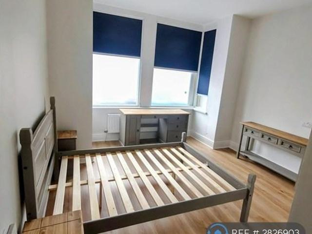 Room at Boulevard, Hull