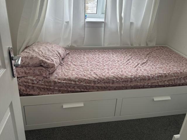 Room at Bovell Road, Livingston