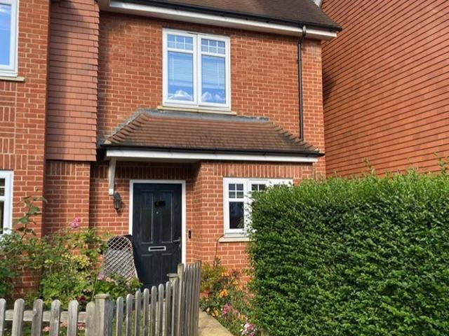Room at Boyn Hill Avenue, Maidenhead