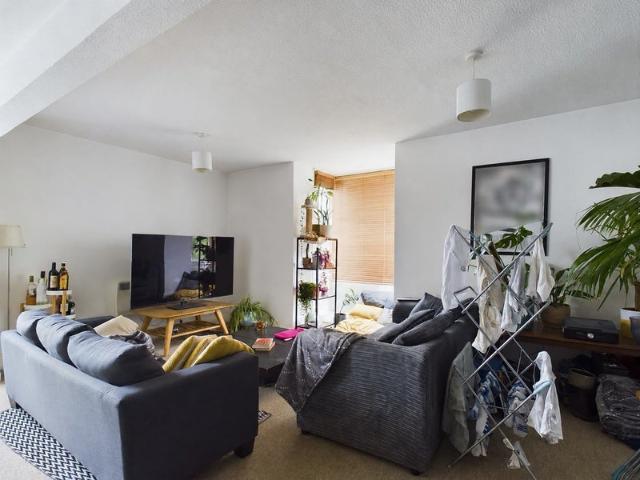 Room at Bramlands Close, Greater London
