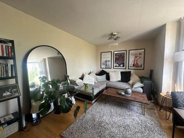 Room at Bramlands Close, Greater London