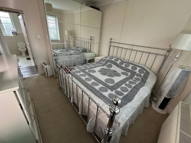 Room at Bramley Road, Greater London