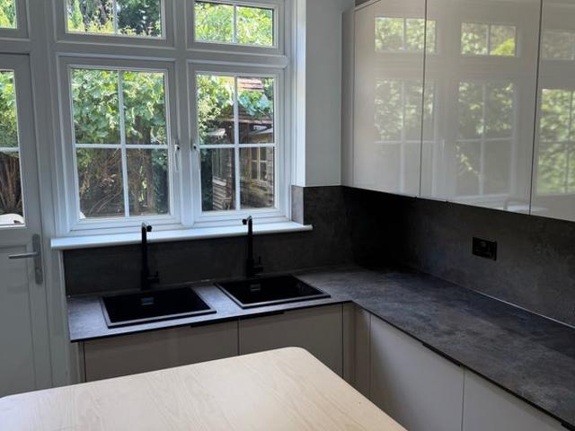 Room at Bramley Road, Greater London