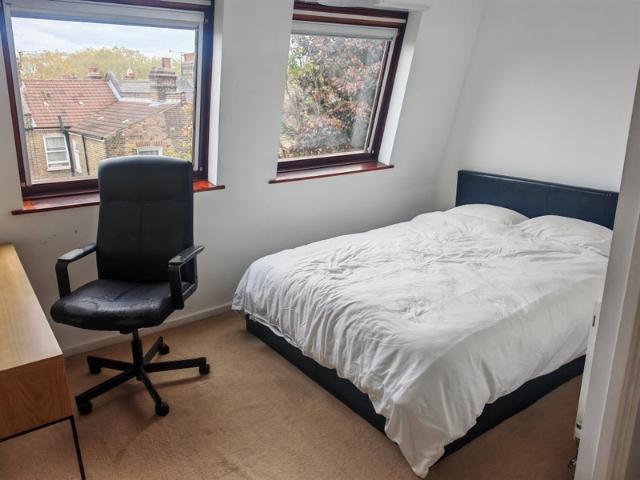 Room at Brampton Road, Greater London