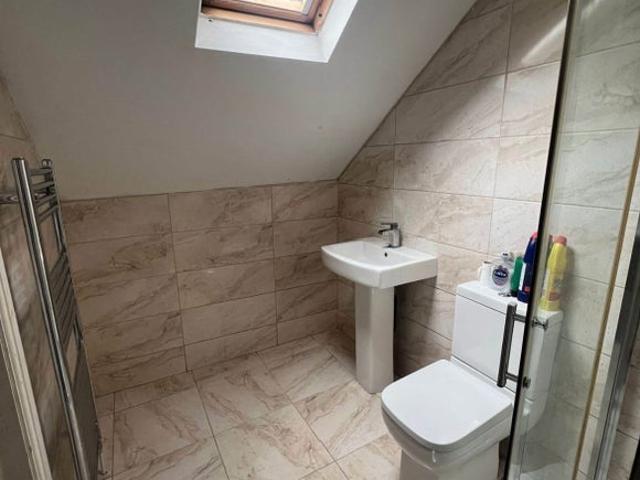Room at Branch Road, Leeds